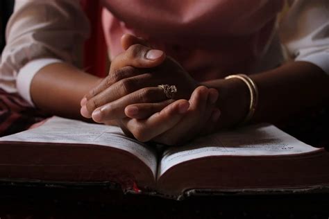 40 Ayat Emas Alkitab Untuk Kekuatan Sehari Hari Penuh Kasih