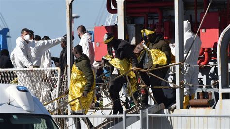 Sì alla fiducia al decreto migranti ma sulla protezione speciale c è l