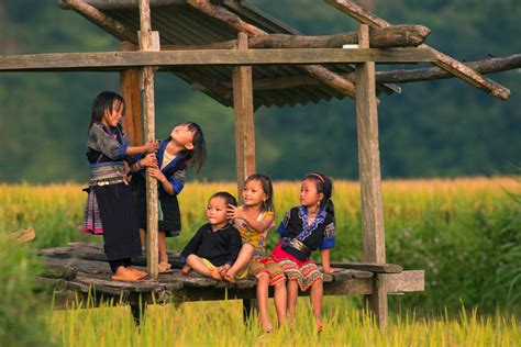 Ngắm vẻ đẹp hồn nhiên trong sáng của trẻ em vùng cao Tây Bắc qua góc