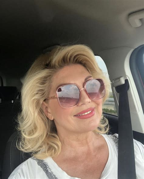 OSVANULA GOLIŠAVA FOTKA SUZANE MANČIĆ Muž je slikao na terasi nije ni
