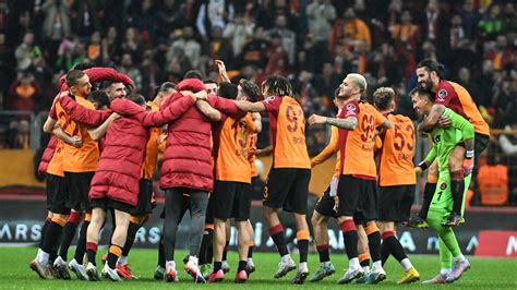 Galatasaray Başakşehir maçının muhtemel 11 leri