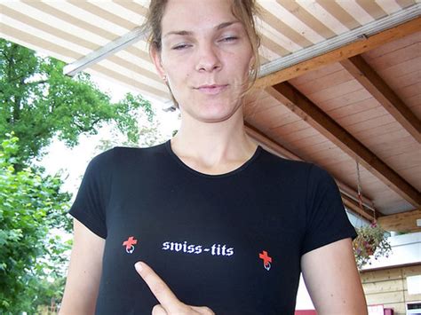 T shirt Swiss Tits Constatez par vous même les croix sui Flickr