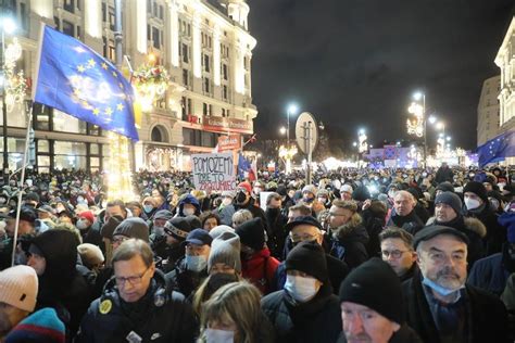 Protesty przeciwko LEX TVN Tysiące ludzi na ulicach miast