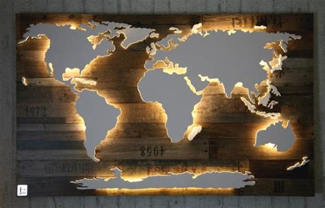 Weltkarte Aus Holz Beleuchtet Mit 3D Effekt 128x78cm
