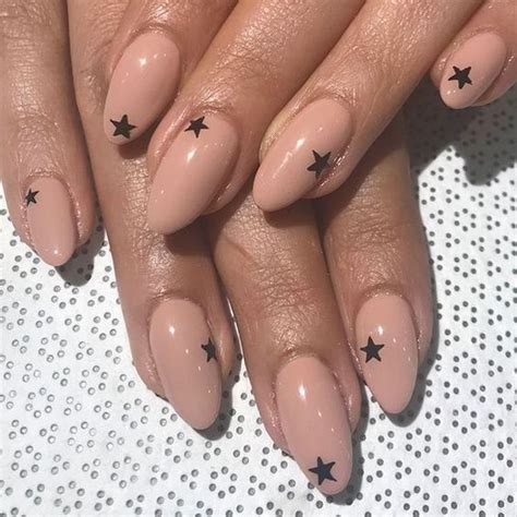 39 Stunning Minimalist Nail Arts For Everyday Style Minimalist Nail