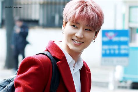 SPECIAL K on Twitter 170404 유스케 출근 영케이 YoungK 영현 언제나 널 응원해 ٩ ˊω