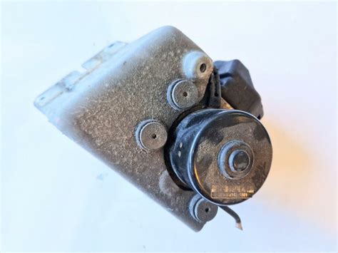 ABS Pomp Volvo V70 Cross Country II 2 4 T 00 02 8619540 Willems