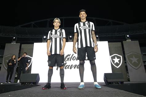 Lançamento dos novos uniformes do Botafogo Reebok 27 07 2023 Flickr