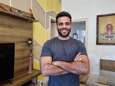 Jorge Mateus que disputa vaga no BBB 24 ama Carnaval e já ficou