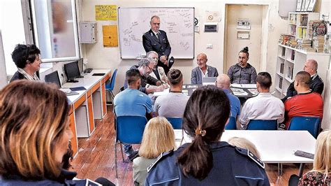 Il Secolo XIX Tra La Gente Incontro Nel Carcere Di Chiavari La Vita