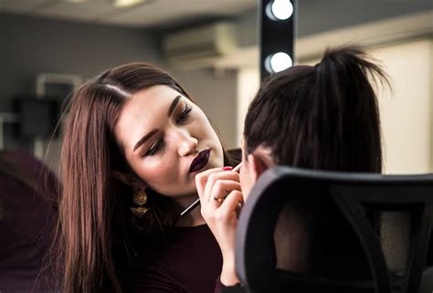 Por qué se celebra el Día Internacional del Maquillador