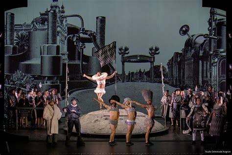 Avignon lavant dernière étape du Voyage dans la Lune Vivace Cantabile