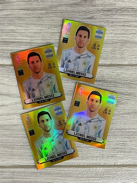Figurita Messi Dorado CON FIRMA Holograma Qatar 2022