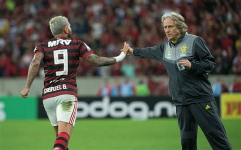 Zinho se rende a Jorge Jesus e destaca mudança de função de Gabigol em