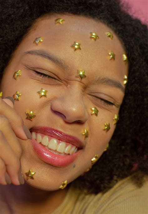 A Cosmetic Dentist Explains What To Expect When Getting Veneers