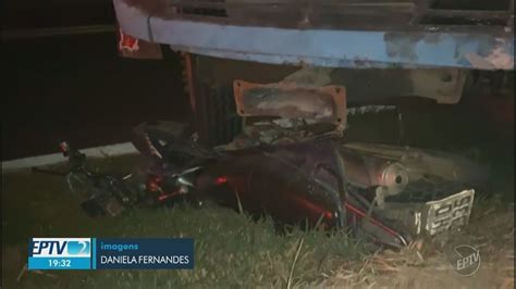 Batida frontal entre caminhão e moto deixa um morto em rodovia que liga