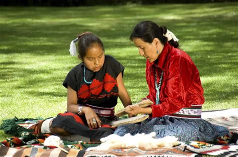 Navajo Nation Feiert Alyee Bitsaa Der Muttertag Der Navajo Indianer