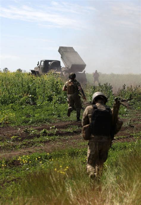 Ukraine Russia News Live Kyiv Ready To Fight Putins Forces Bare