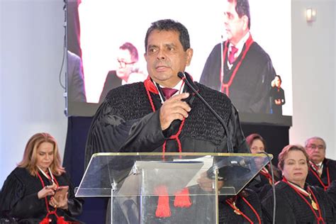Danilo de Castro toma posse como procurador geral de justiça do MP