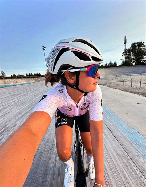 Lexandra Ianculescu ciclista olímpica en patinaje y fenómeno de