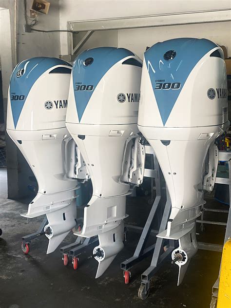 Custom Paint Job Triple Yamaha 300hps Palm Beach Outboards