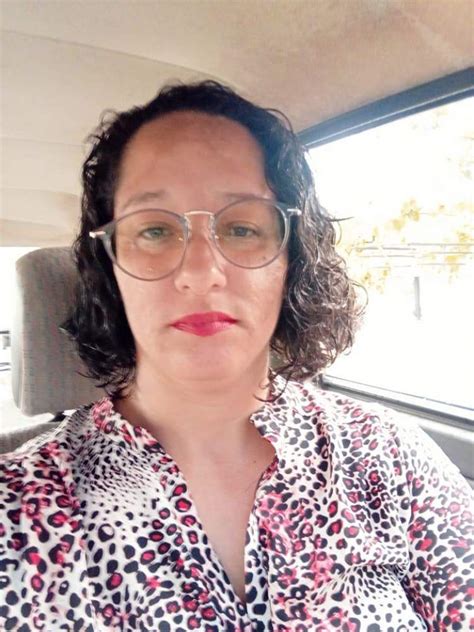Corpo de enfermeira morta por linha cerol é enterrado em Três
