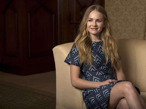 X Britt Robertson Hd Wallpaper Rare Gallery