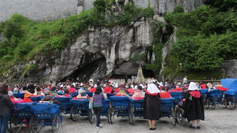 Le 65e pèlerinage international à Lourdes sous la conduite du Grand