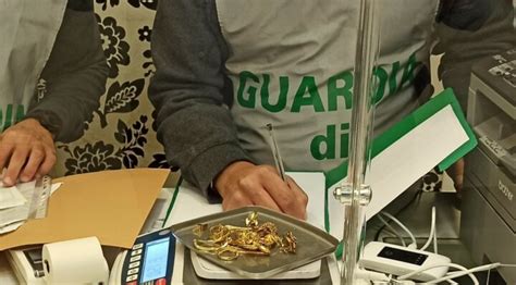 GDF SEQUESTRA COMPRO ORO ABUSIVO E GIOIELLI PER UN VALORE DI 150 MILA