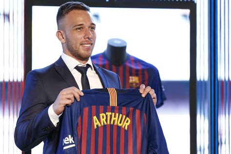 OFFICIAL Juventus Sign Arthur From Barcelona Juvefc