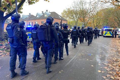 Falscher Amok Alarm an Kölner Schule Polizei gibt möglichen Grund bekannt