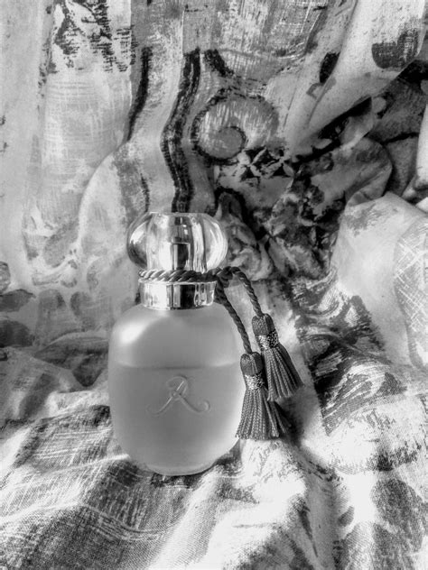 La Rose De Rosine Les Parfums De Rosine Una Fragranza Da Donna