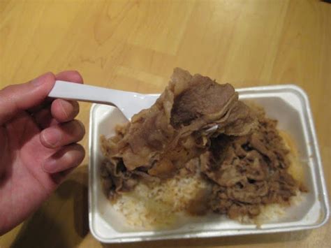 Review Yoshinoya Beef Bowl