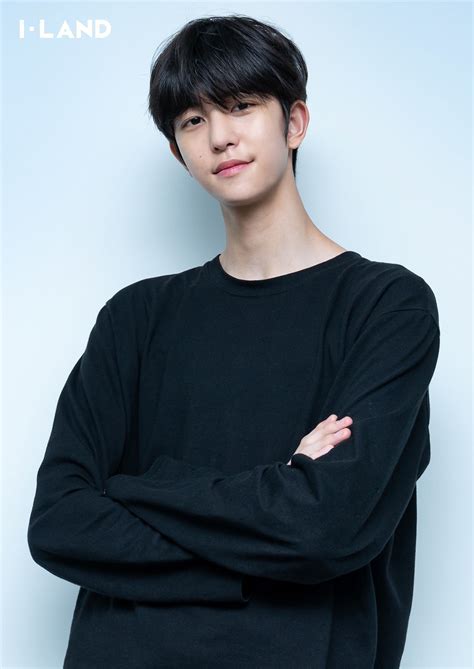 Mnet I I LAND On Twitter BEHIND PHOTO 22 Applicants Behind Profile