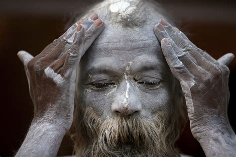 Huge Gatherings At India S Hindu Festival As Virus Surges