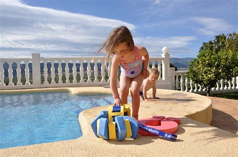 How To Choose A Swimming Belt Swimaholic Eu
