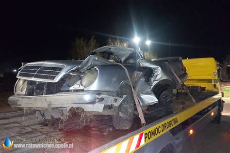 Tragiczny wypadek na trasie Korfantów Puszyna Dwie osoby zginęły na
