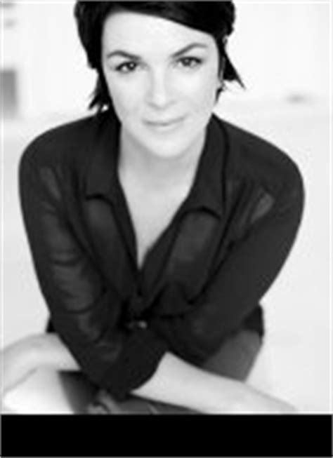 Julie Lebreton Nue Dans Hommes En Quarantaine