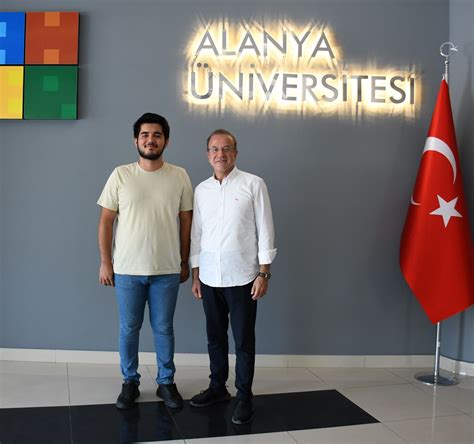 Üniversiteli genç gurur verdi MagazinAlbum