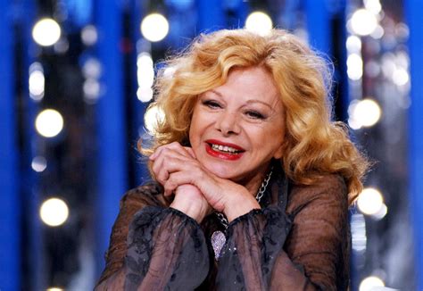 Sandra Milo amore e femminilità Racconto il mondo delle drag
