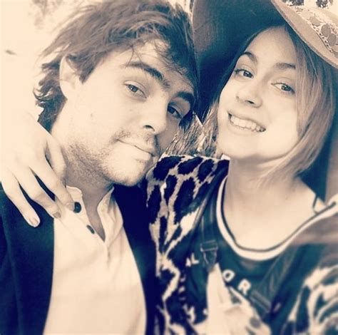 Peter Lanzani y Tini Violetta Stoessel románticos en Internet