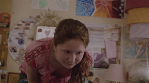 Nackte Emma Kenney in Shameless Nicht ganz nüchtern