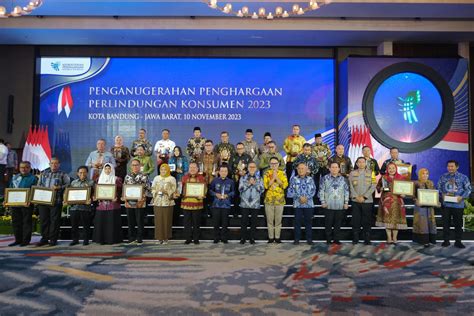 Pemkot Bandar Lampung Mendapatkan Penghargaan Perlindungan Konsumen