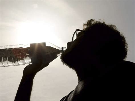 Expertos U de Chile explican cómo cuidarse de las altas temperaturas