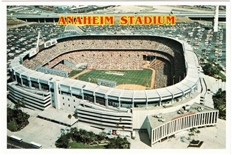 Old Ballparks On Twitter Anaheim Stadium In All Its Football Glory