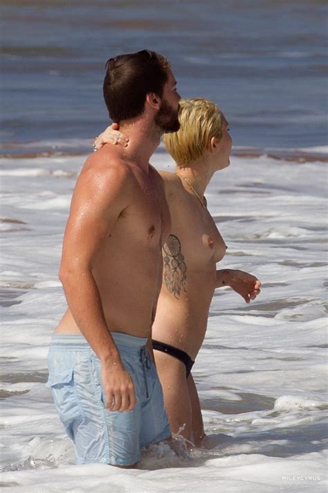Miley Cyrus Naked New Photos Thefappening