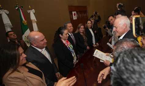 PRI PAN PRD y Panal registran coalición Va por el estado de México