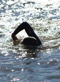 Apprendre à nager le crawl 4 exercices avec vidéos par natation pour tous