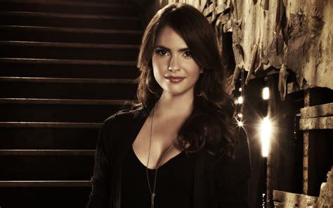 Shelley Hennig Nude Hot Porn Pictures