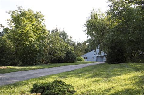The Vanna Venturi House S New Owner Settles Into The Postmodern Icon